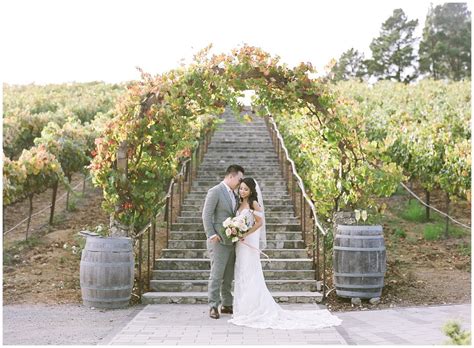 A Romantic Wedding At Nella Terra Cellars Blue Note Weddings