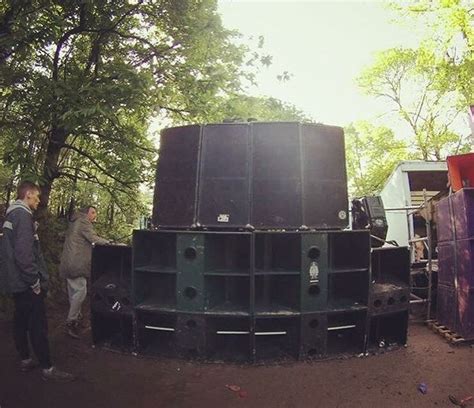 Pin By Hugo Silva On Musique Techno Techno Sound System Audiophile