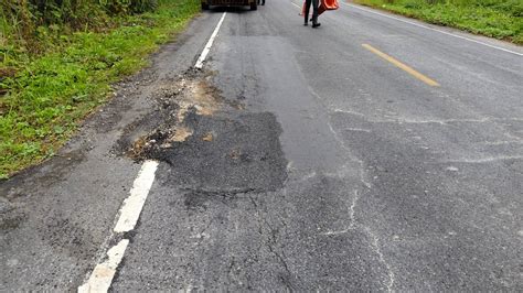 งานซ่อมผิวจราจรลาดยาง🚘🚧👷‍♂️ 20 แขวงทางหลวงชนบทกระบี่ Facebook