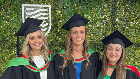 Thousands Celebrate University Graduates In Bathurst Csu News