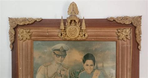 577 ภาพพิมพ์เก่าพระบรมสาทิสลักษณ์ในหลวงรัชกาลที่ 9 และสมเด็จพระบรมราชินีนาถในรัชกาลที่ 9 Ennxo