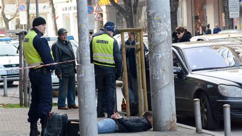 Единият мним прокурор е задържан под стража а другите двама са с домашен арест Новини бг