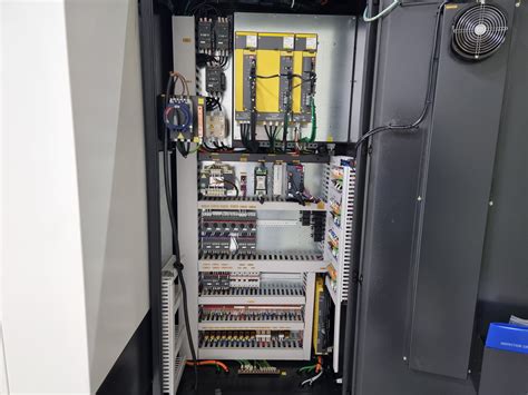 Вертикальный обрабатывающий центр с ЧПУ Hyundai Wia F650 50 купить Б У в Пусане по цене 90 000