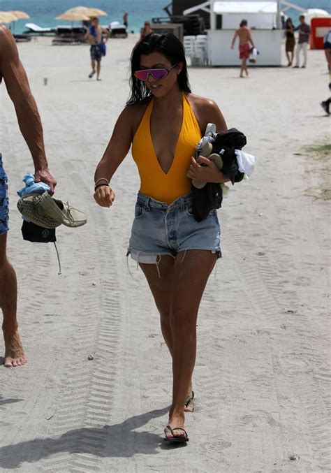 Kourtney Kardashian Sexy Photos Thefappening