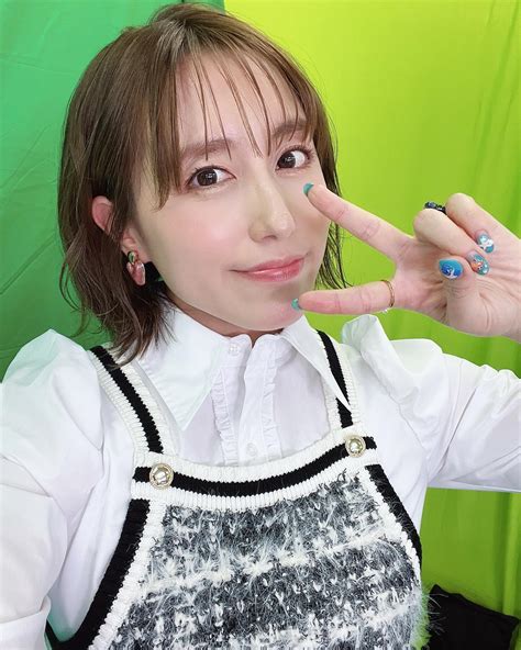 松嵜麗rei Matsuzaki ああ！この衣装の縦写真もっいっこあった！ ぬーちゃんと☺ 五十嵐しゃんとのツーショ1枚もないw 撮ろう