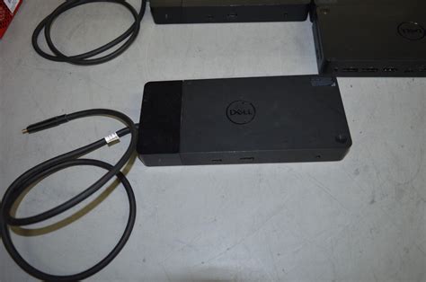 Used Dell Wd Tb Thunderbolt Docking Station With W Ac Power Adapter Ubb Threads