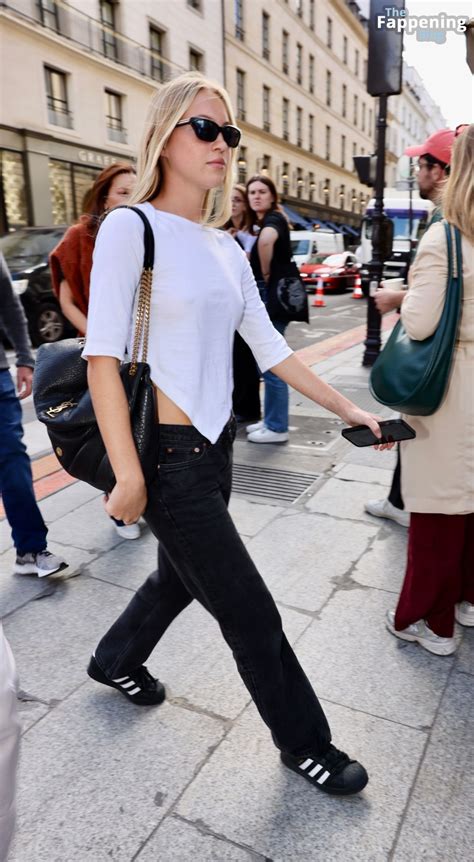 Braless Lila Moss Arrives For Paris Fashion Week Photos Onlyfans Leaked Nudes