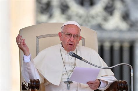 Папа закликав підтримати молитвою католиків Китаю Vatican News