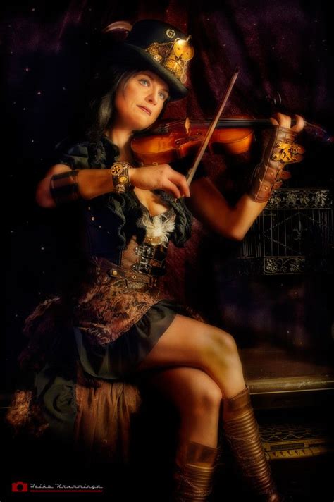 Steampunk Girls With Nice Curves