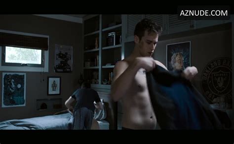 Brandon Flynn Shirtless Scene In 13 Reasons Why Aznude Men