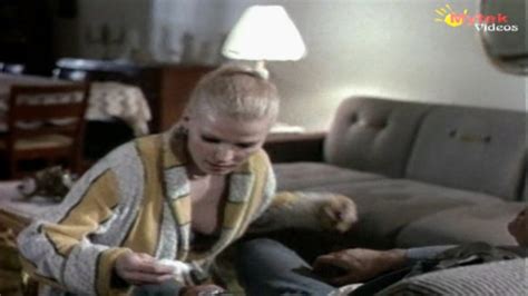 Angelica Chain Nue Dans Ratas De La Ciudad