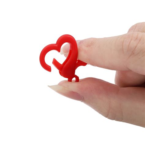 Badu Bg 30 бр Опаковка Цветна пластмасова закопчалка във формата на сърце ключодържател