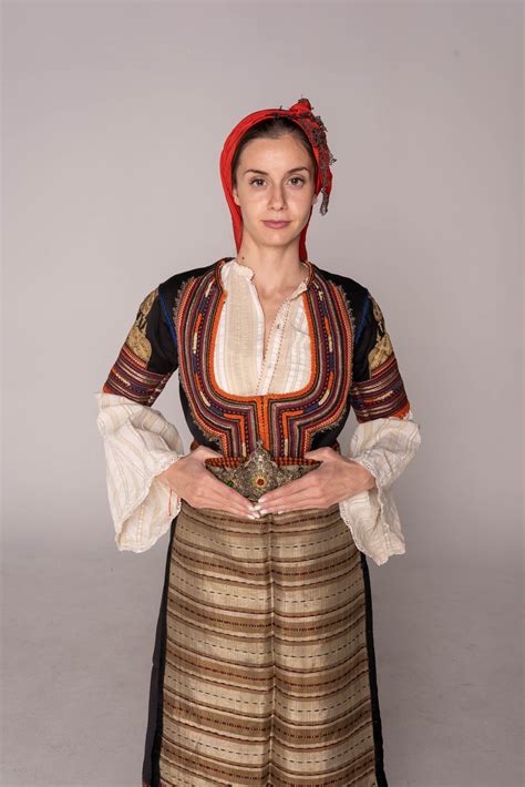 Кюстендилска носия Шеве