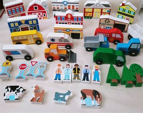 Melissa And Doug Deluxe Wooden Town And Vehicles Play Set Lot Ebay