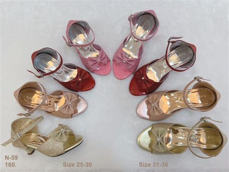 စိန်စီ စိန်စီ Added A New Photo