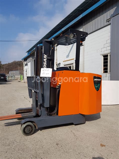 13톤 전기지게차 두산 중고지게차 입식지게차 산업자재 중고나라