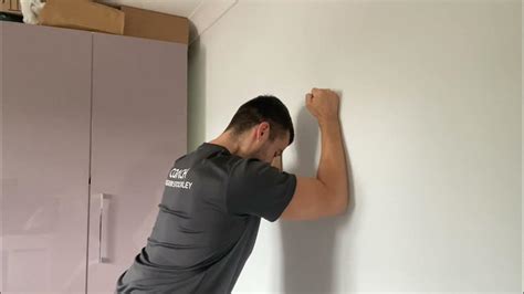Isometric Tricep Wall Press Youtube