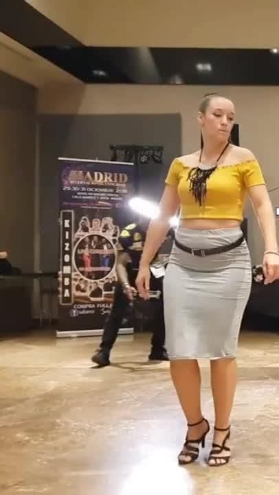 Tiktok · Montana100fr Belly Dancing Videos Dance Humor Dance Poses