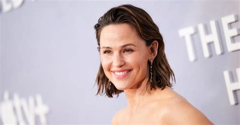 Jennifer Garner Shows Off Colorful Hair Looks In Allure Photo Shoot