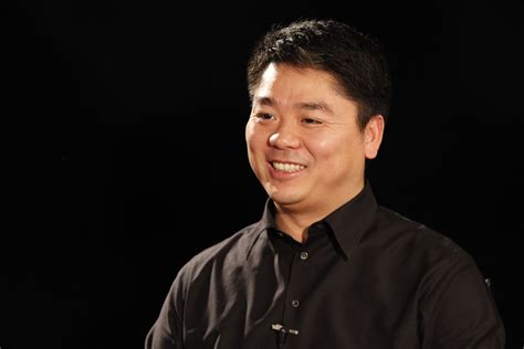 京东商城ceo刘强东晒18岁帅气照片 第2年老婆就出生了 创业故事 逸影网