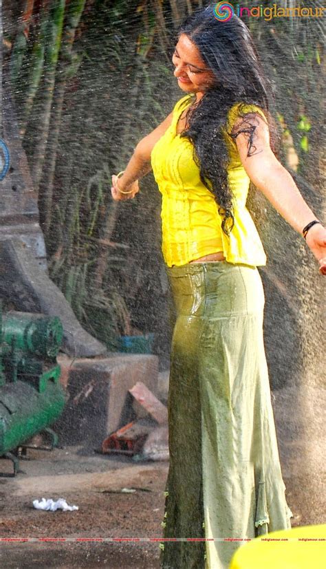 Anushka Shetty Actress Photo Image Pics And Stills