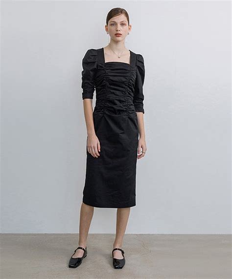 리맨티스트 셔링 퍼프 슬림 원피스 블랙 위시버킷