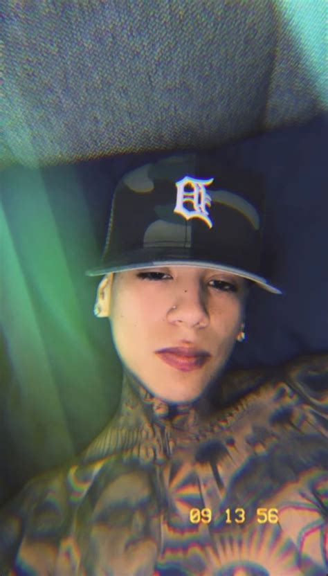 Pin By Cj Short On Tornillo Vazquez Mood Pics Singer Cute