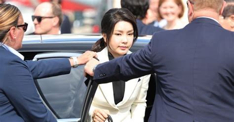 김건희 여사 변호인 김여사 검찰조사 전 국민께 심려 끼쳐 죄송 밝혀첫 대국민사과