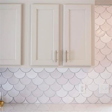 Beautiful Fish Scale Backsplash Tiles Tutorial