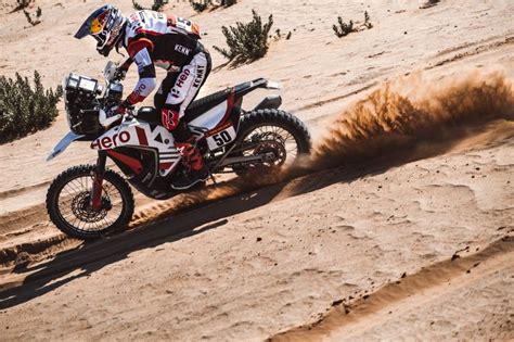 Indian Rider Cs Santosh In Medically Induced Coma After Dakar 2021 Stage 4 Crash Motor Sports