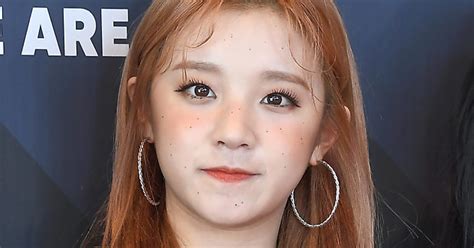 여자 아이들 우기 주근깨 소녀~[포토엔hd]