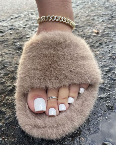 Pin By Joseph Banks On Feet Pretty Toes Pretty Toe Nails Cute Toe Nails