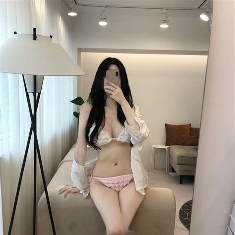 스윔웨어🐚익일출고🪄폼폼 비키니 세트 2color 비치웨어 수영복 모노키니 유니크 썸머룩 청순글램 몸매보정 여친룩 휴가 풀빌라 큐티 베쏘 에이블리