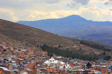 포토 시 시 대성당 대성당의 우리의 숙 녀의 평화의 종 루에서의 높은 각도 보기 10 11 월에 있는 사각 도시 의 역사적인 센터에서 0명에 대한 스톡 사진 및 기타 이미지