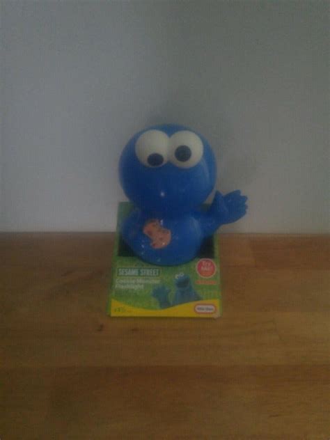 Sesame Street Cookie Monster Flashlight New In Box 2023130755
