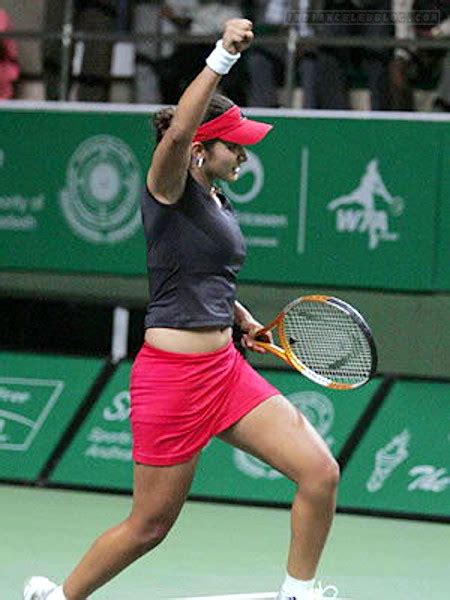 Sania Mirza On Court Tennis Hot Navel Hd Stills Starcelebblog Com