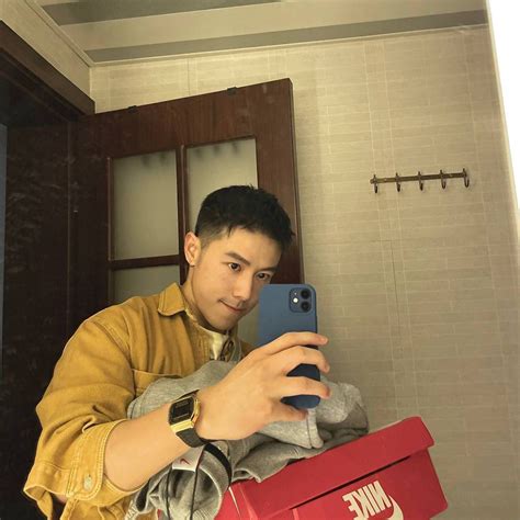 花臂帅哥这身材太绝了吧