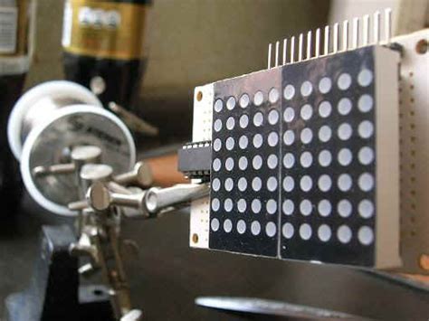 PIC PROJECTS 7X10 LED MATRIX MODULE EXPANSION FOR BOLT 18F2550 SHOWS MESSAGE WITH SCROLLING