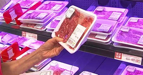 쇠고기 등 육류 가격 급등사룟값 인상·공급망 불안