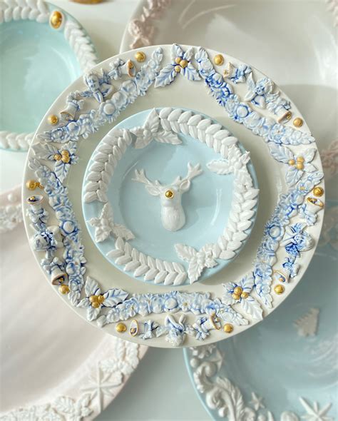 시누아즈리 도자기 송효익 생각보다 장식틀 구매의사가 많으시더라구요 실리콘으로 작업가능한 장식인데 석고틀을 원하시는구나 놀랬습니다 어제 마침 워크샵 수업 장식석고