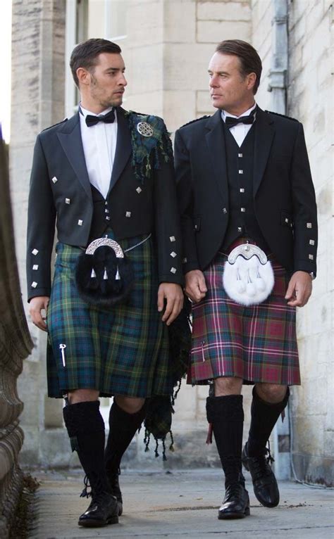 Pin On Kilted Men Kilt Outfits Scottish Clothing Men In Kilts