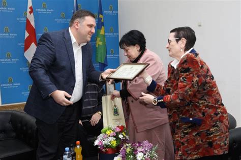 ქუთაისის მერმა ღვაწლმოსილი ქუთაისელები დააჯილდოვა