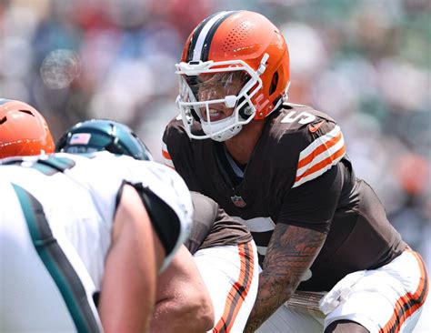 ‘toxic Teammate Dillon Gabriels Subtle Dig At Shedeur Sanders