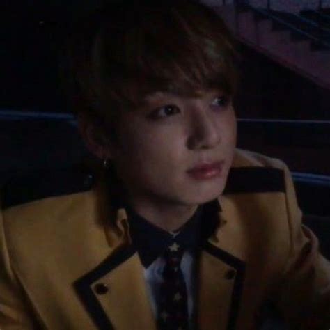Pin By Jungkooks Earring On Novio Jeon Jungkook Meme Faces Jungkook