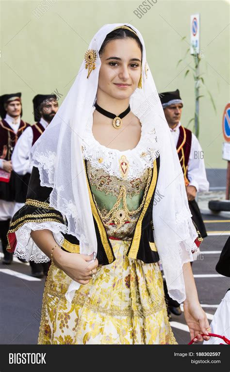 Traditional Italian Women