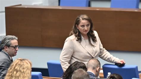 Деница Сачева Най важната задача на това управление е да има бюджет Новини бг