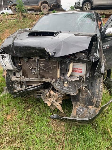 Dvb တရားမဝင်မြန်မာများ စီးလာသည့်ယာဉ် တိုက်မှုကြောင့် ထိုင်းရဲ ၁ ဦးနှင့် ၄ ဦး ဒဏ်ရာရ