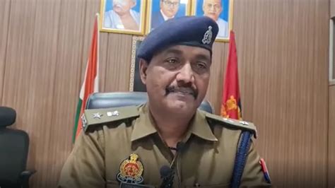 Drinking Liquor In Wardi Hardoi Sp Suspends Sub Inspector Openly Hardoi