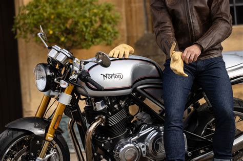 The Norton Commando 961 Is Unique Beautiful And Rather Tasty
