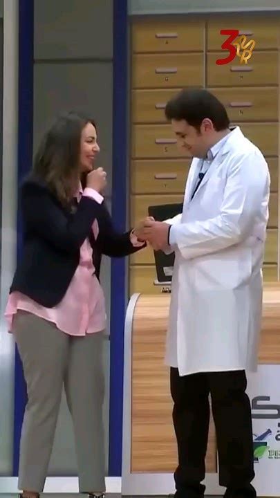 اسراء مرات حمدي المرغني مبرشمه على يدها 😂 من عارف النص مسرح مصر Youtube